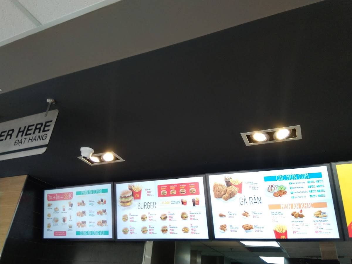 Menu at McDonald's Centre Mall restaurant, Ho Chi Minh City, Tầng trệt ...