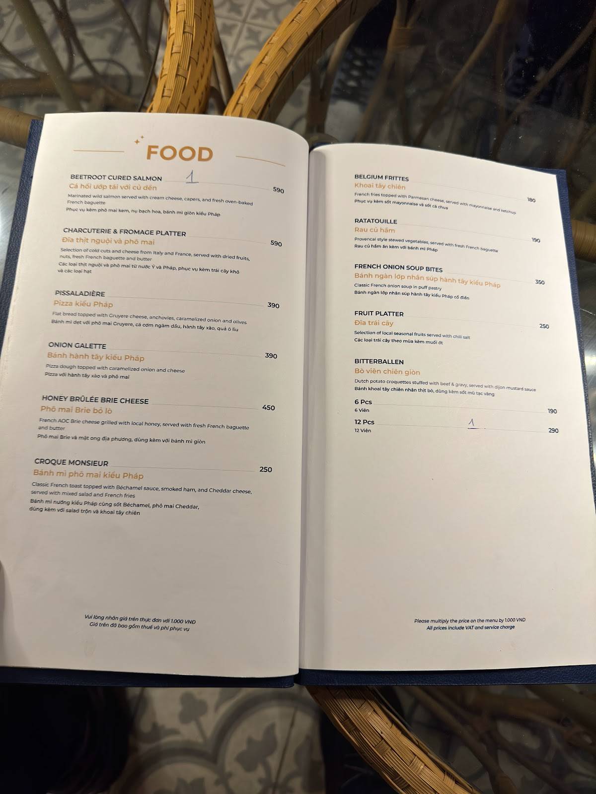 Carta del pub y bar Moon Lounge, Đà Lạt