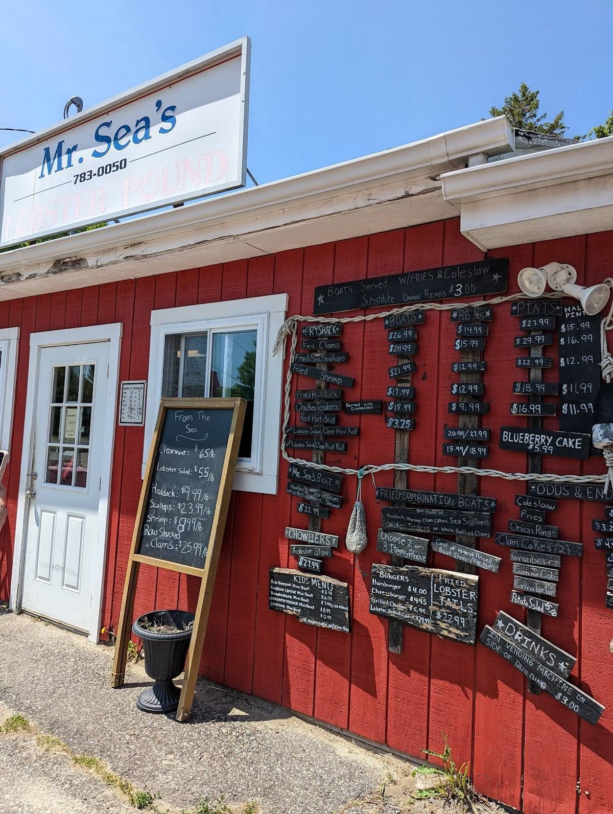 Menu at Mr Sea's Lobster Pound restaurant, Lewiston