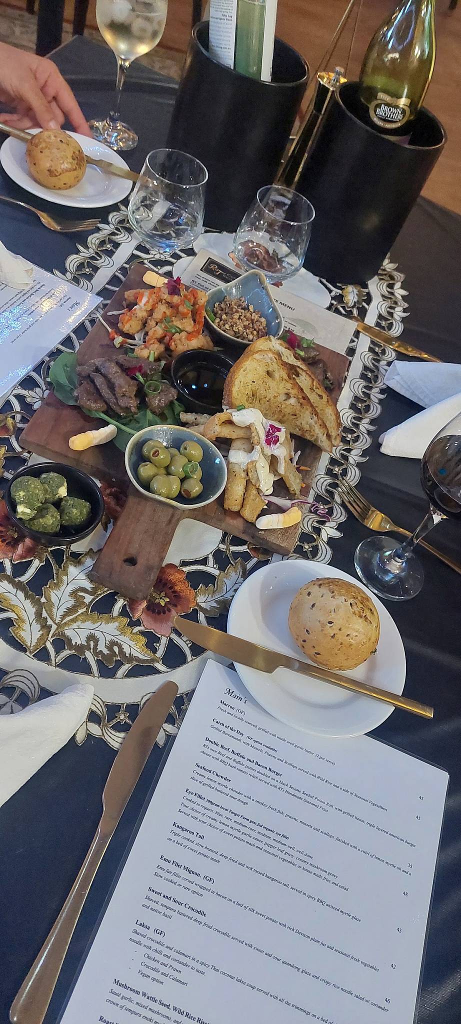 Menu at RT Cafe and Restaurant, Geraldton