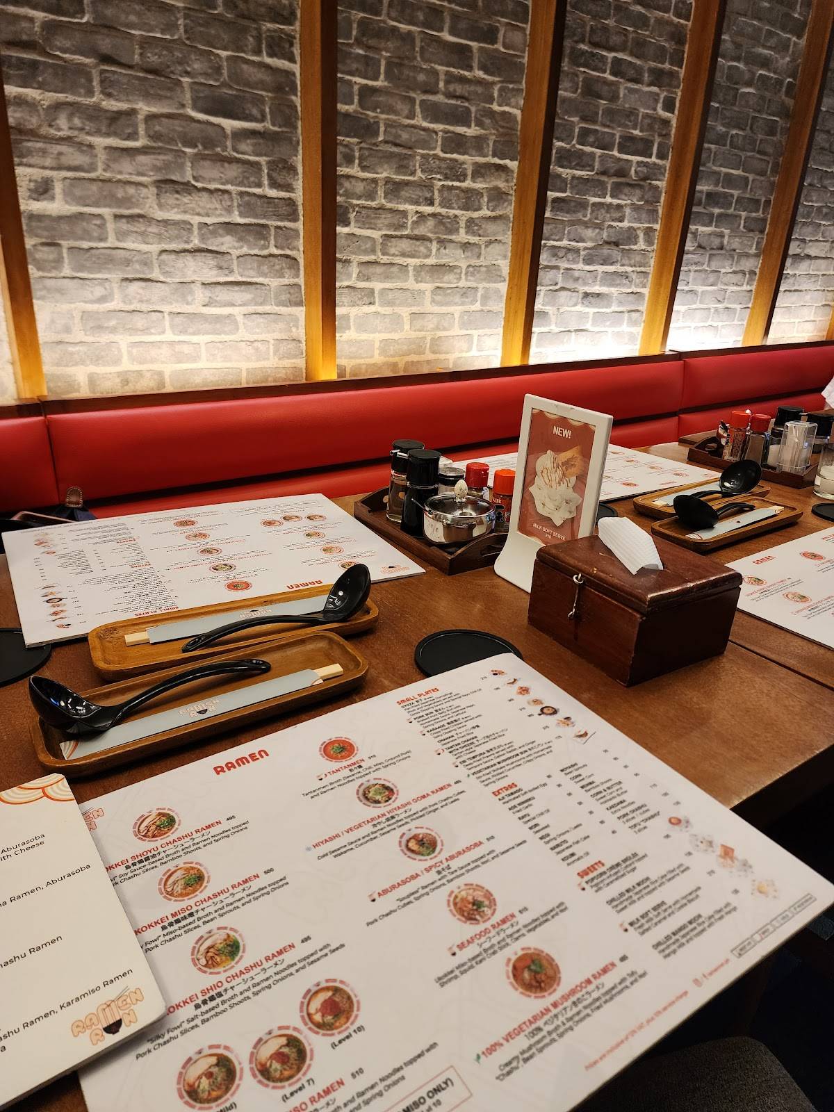 Carta del restaurante Ramen Ron Rockwell, Makati