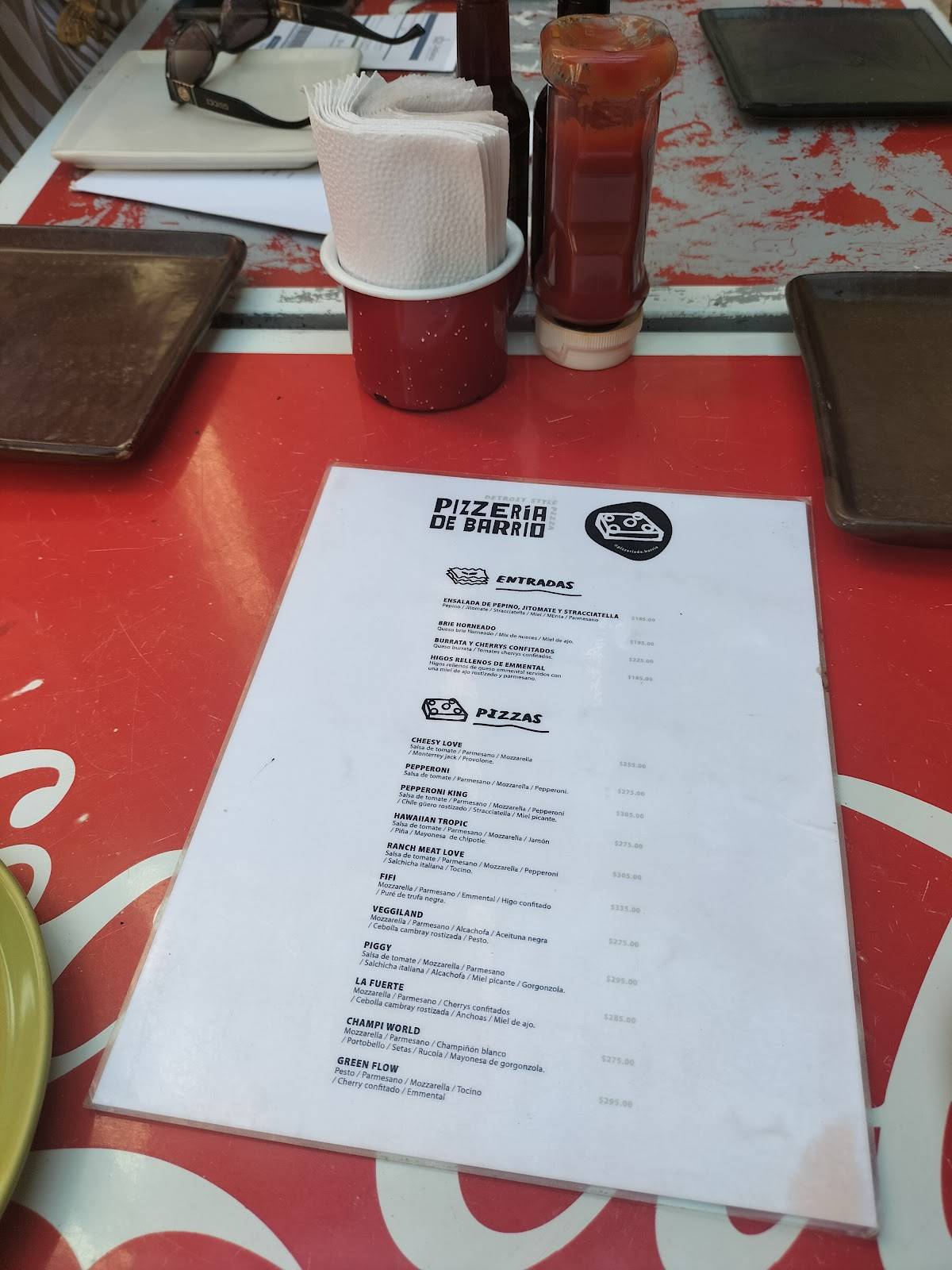 Menu at Pizzería de Barrio, Guadalajara