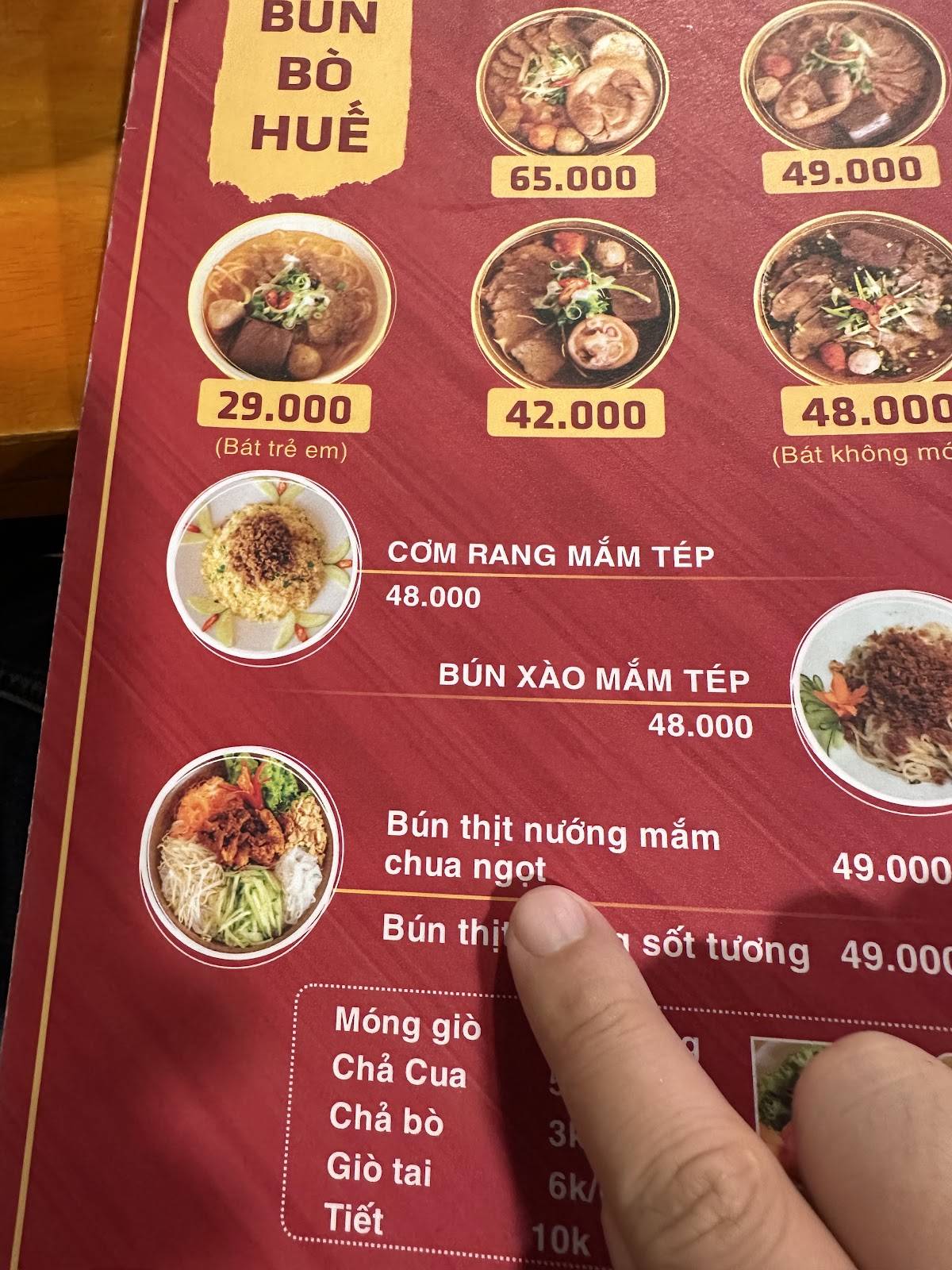 Menu at BÚN BÒ HUẾ NGỰ UYỂN restaurant, Hanoi, 26 Ngô Thì Nhậm