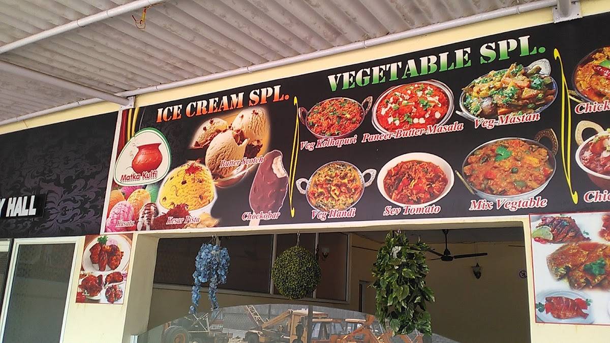 Menu at Hotel Mastan Manor, Ten