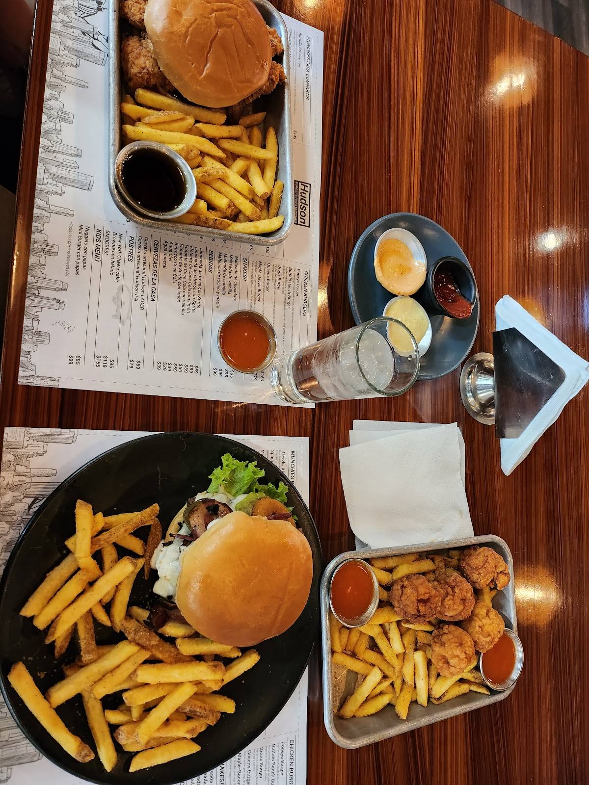 Carta del restaurante Hudson burgers - Solesta, Heroica Puebla del Zaragoza