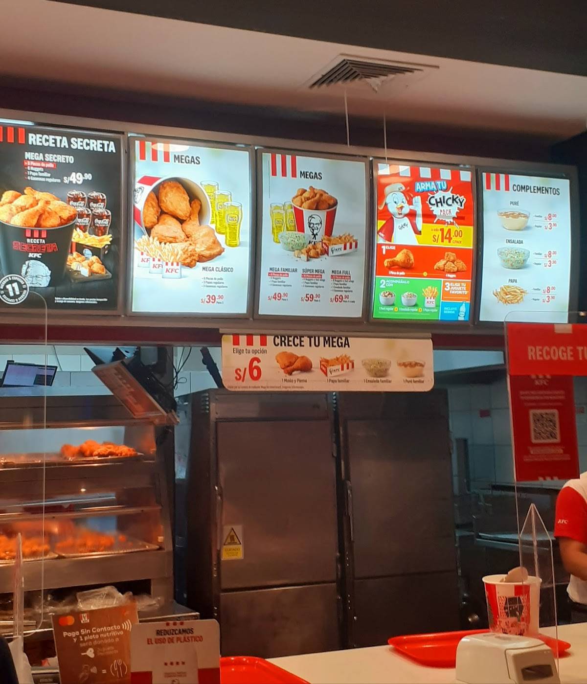 Menu at KFC restaurant, Jesus Maria, Av. República Dominicana 221