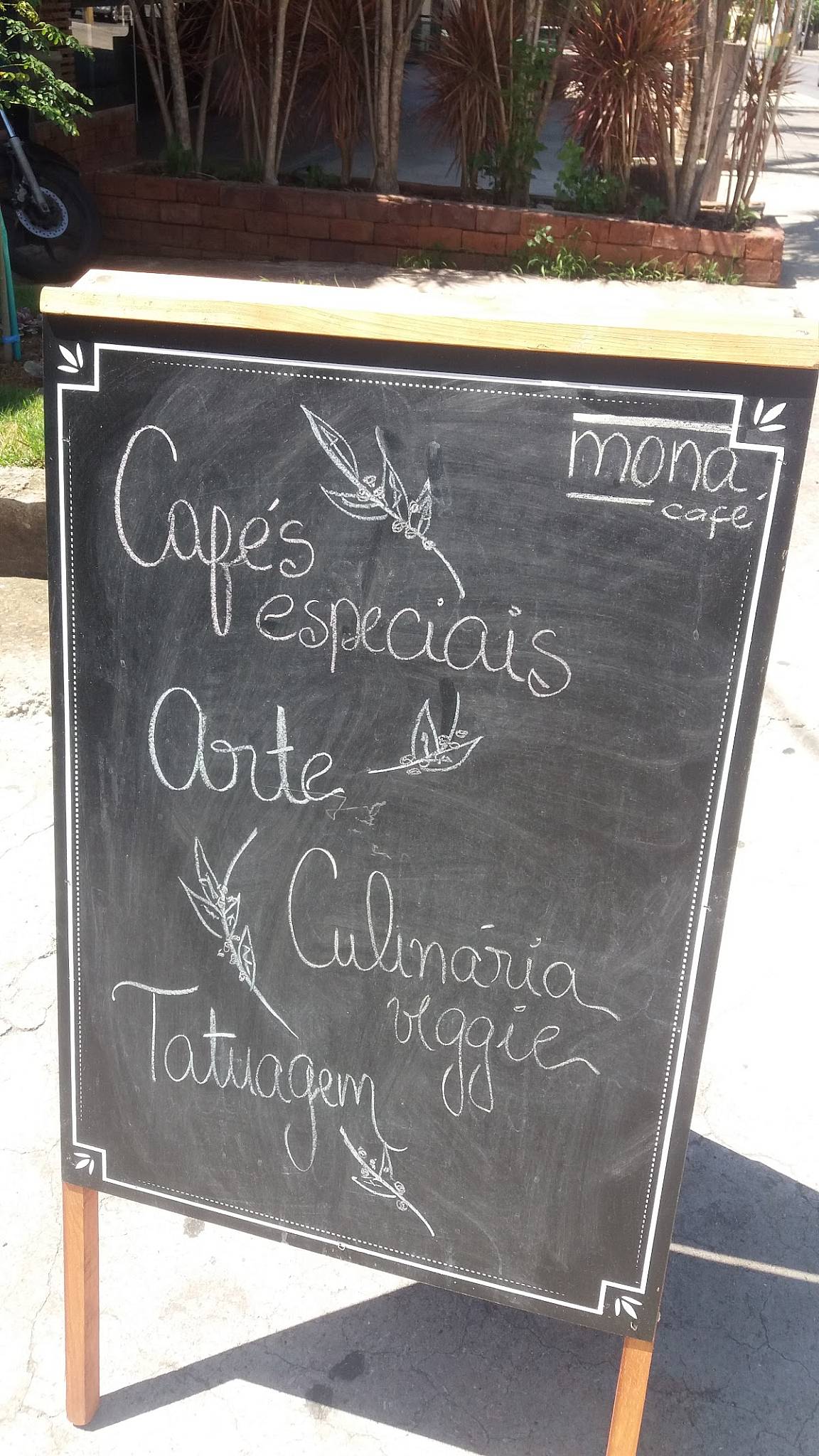 Menu em Mona Café, Belo Horizonte