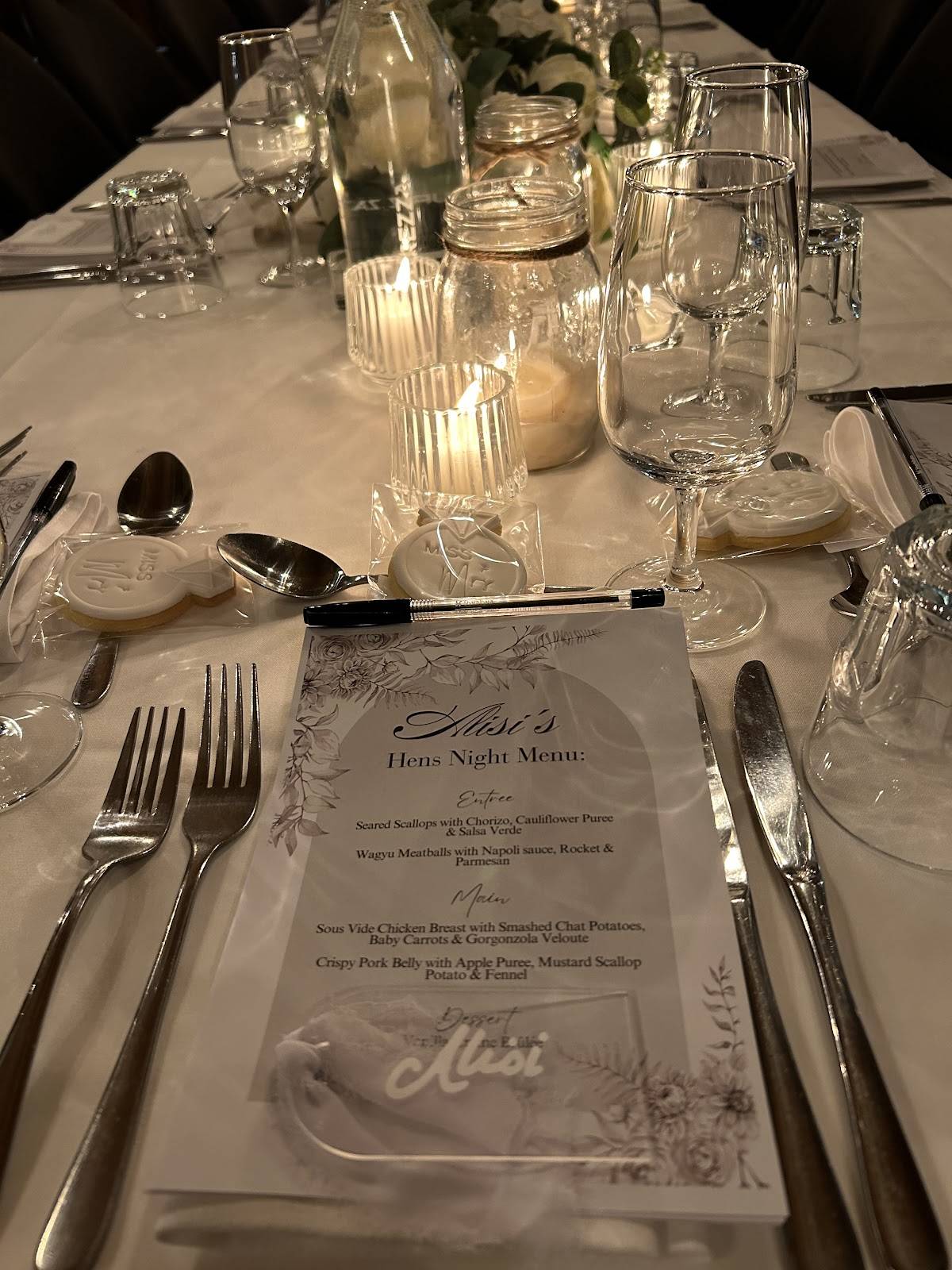 Menu at Pine Grove Hotel restaurant, Beaconsfield Upper