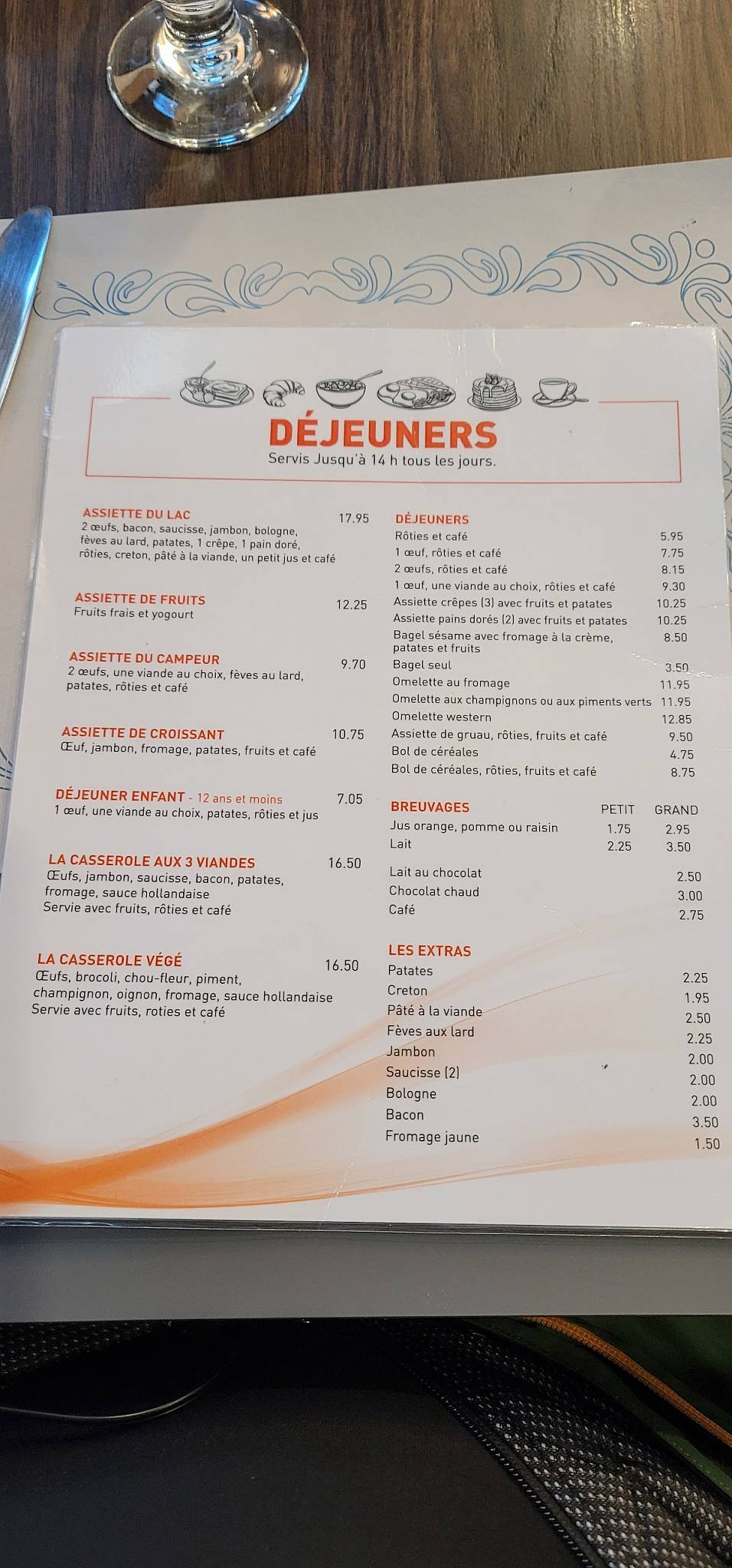 Menu au Resto du Lac restaurant, Notre-Dame-du-Mont-Carmel