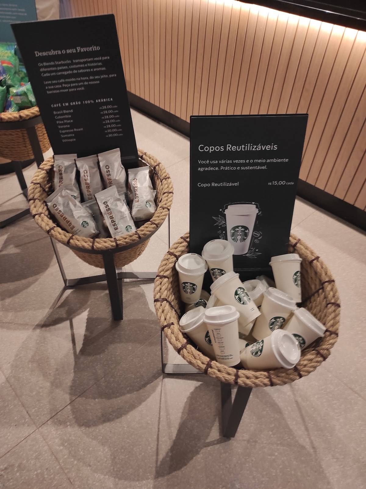 Menu em Starbucks restaurante, Curitiba