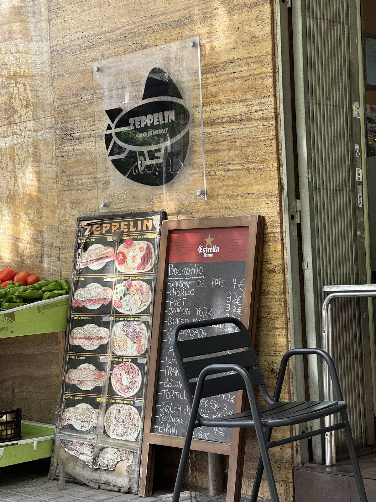 Menu at Zeppelin pub & bar, Barcelona, Carrer d'Olesa