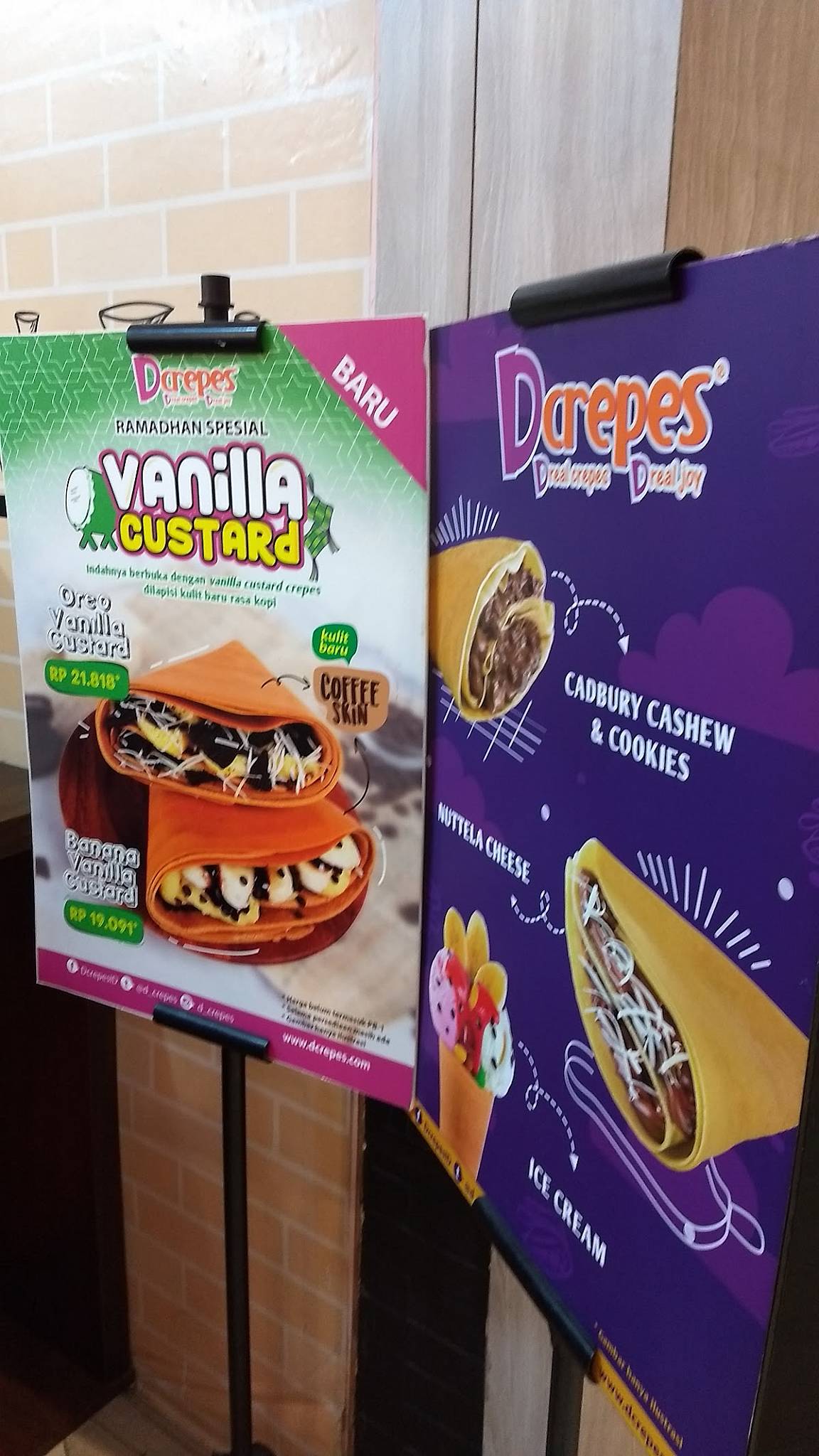 Menu at Dcrepes Atrium Plaza desserts, Central Jakarta