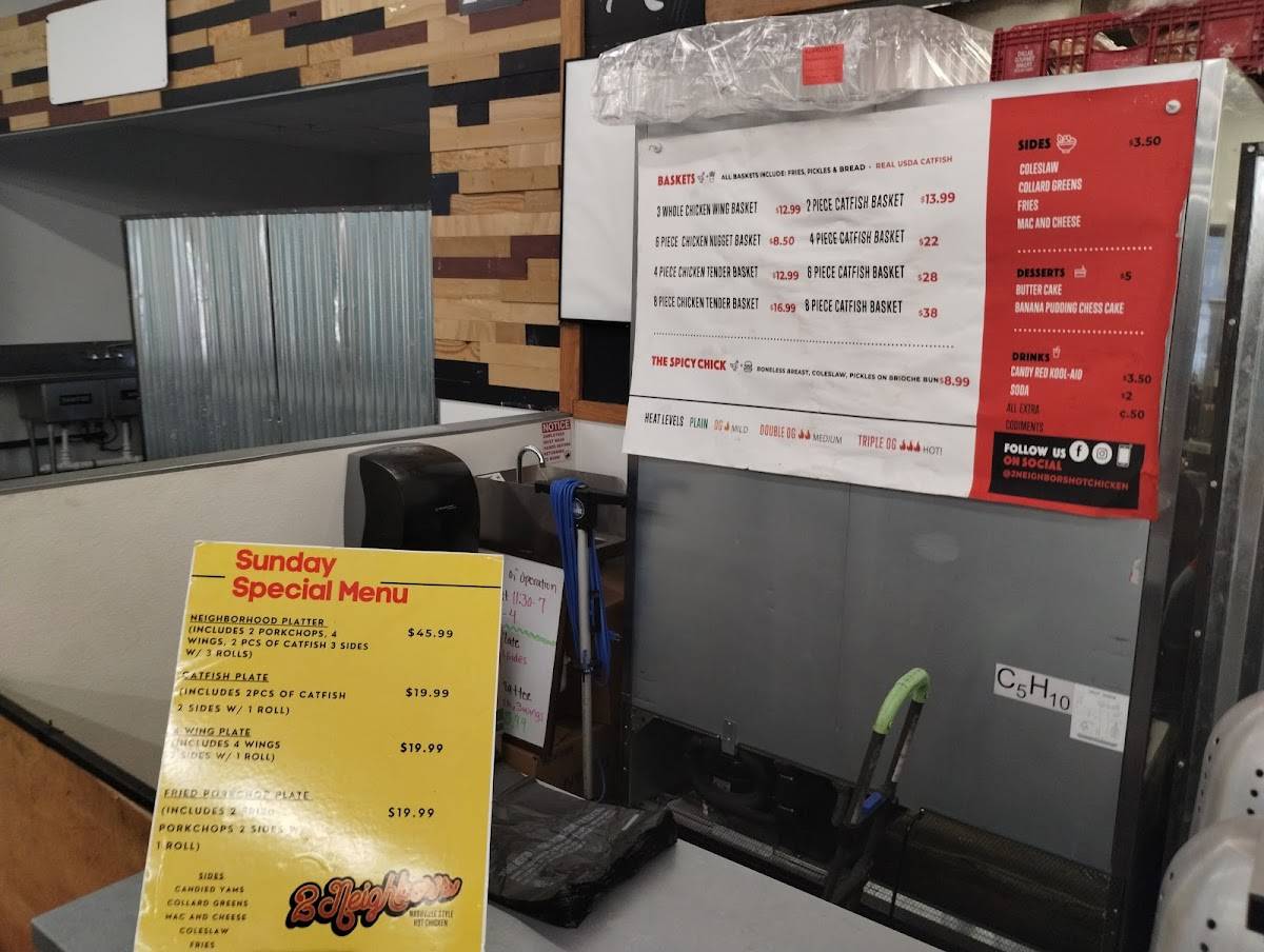 Menu at 2 Neighbor's Hot Chicken restaurant, DeSoto