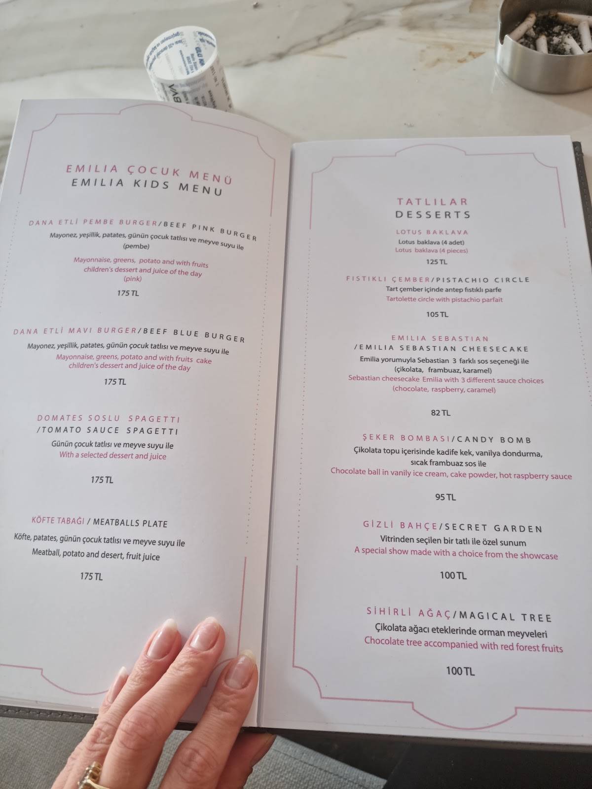 Carta de Emilia Cafe, Estambul, Mücahit Sk. no:402/B