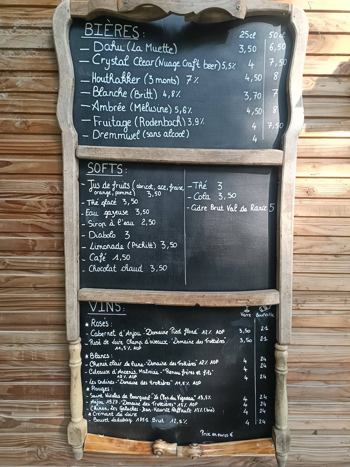 Menu au Guinguette Cadre Loire St Clément des Levées pub et bar, Saumur