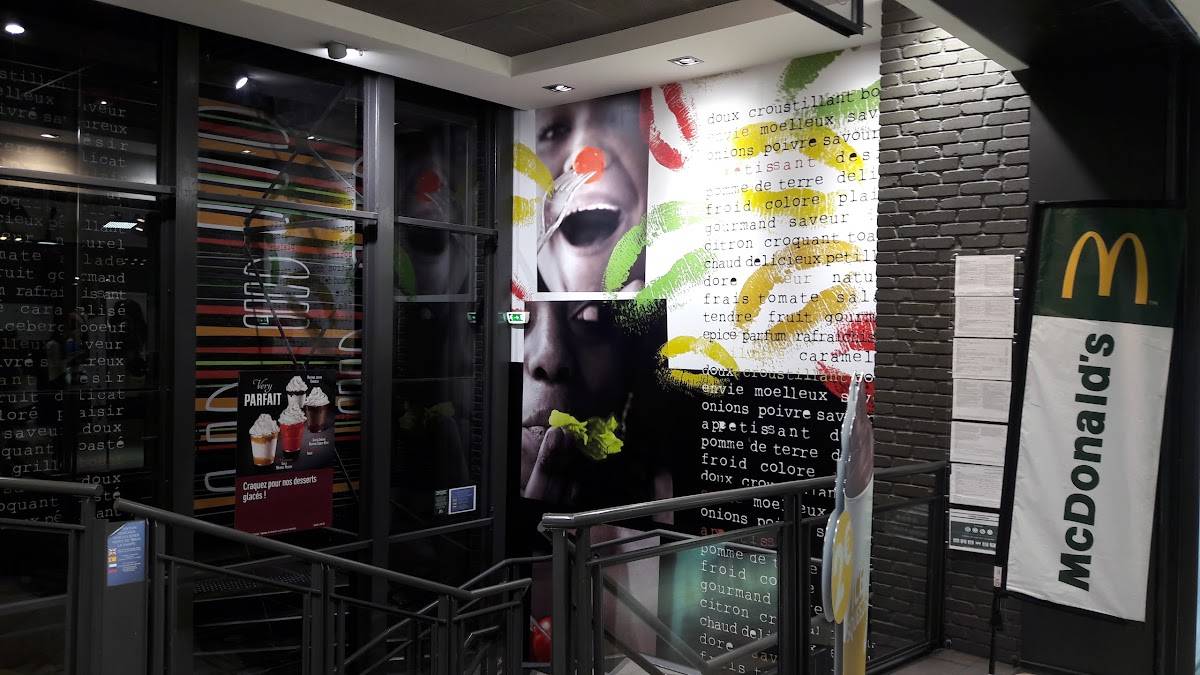 Menu at McDonald's fast food, Paris, Av. des Champs-Élysées 140