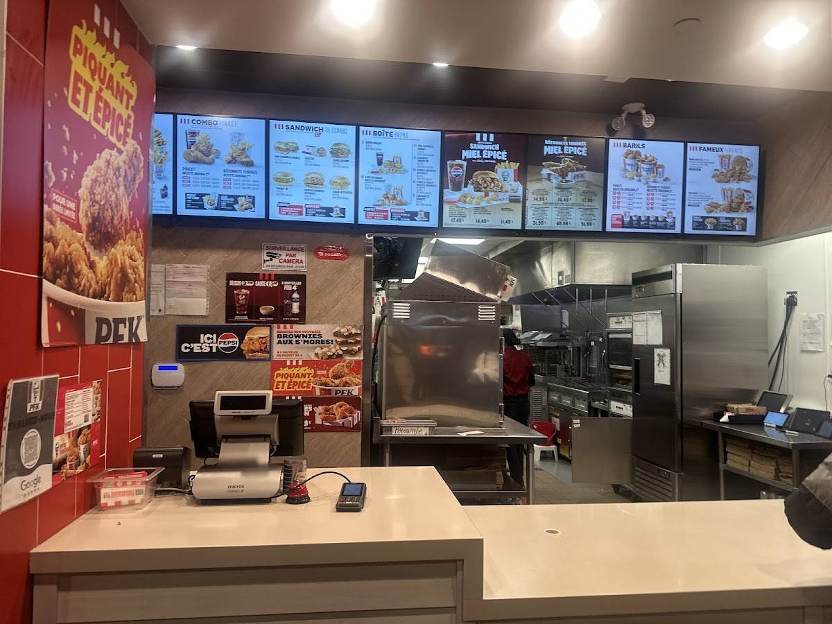 Menu au PFK fast food, Montréal, Rue St-Hubert