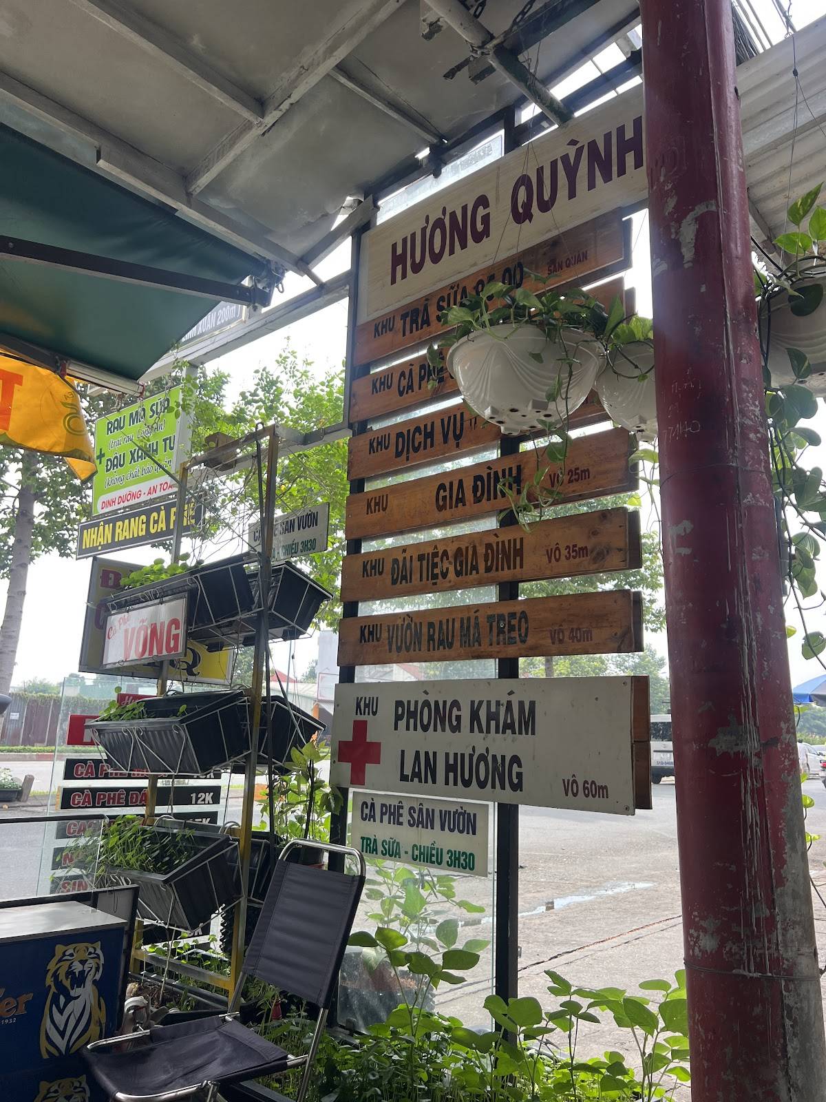 Menu at Quynh Huong Cafe, Ho Chi Minh City, Đ. Kha Vạn Cân