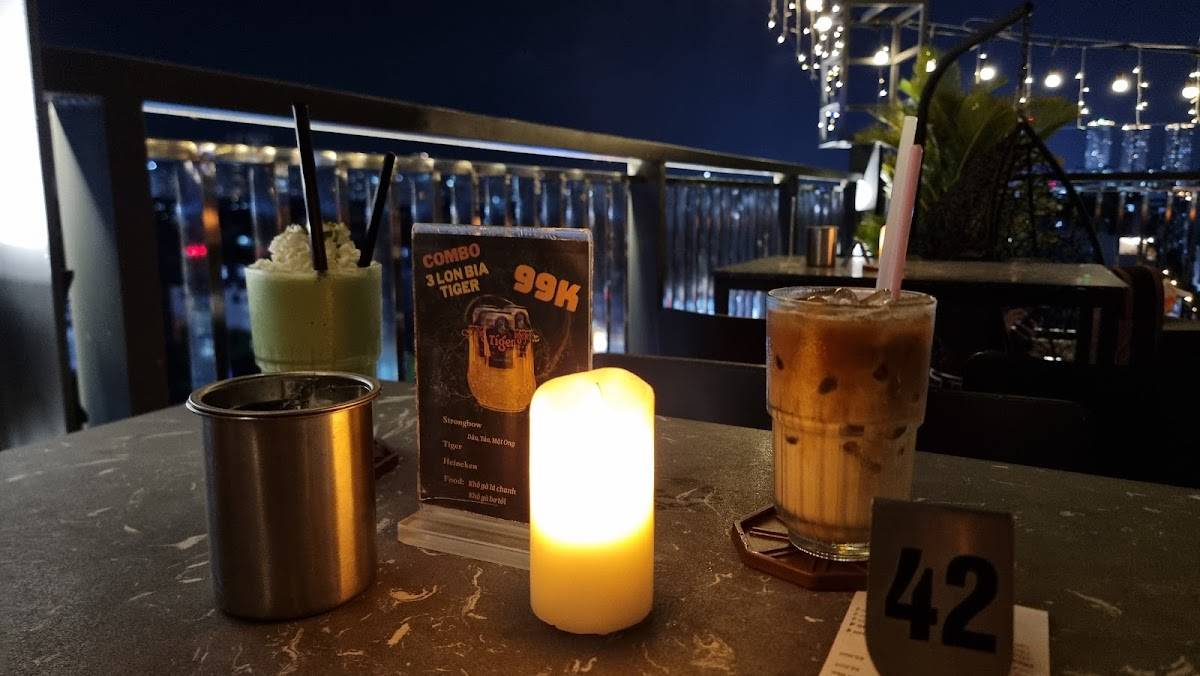 Carta de Ola Rooftop Café & Cuisine, Ciudad Ho Chi Minh (Saigón), 67 ...