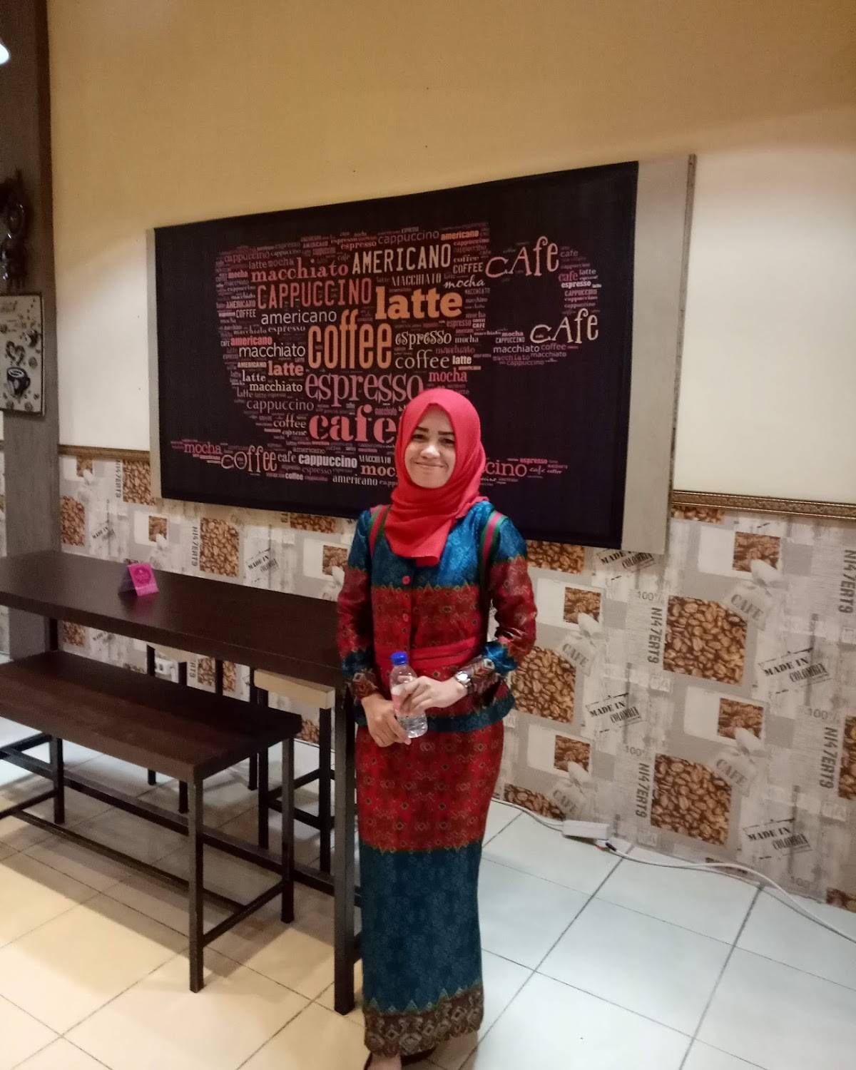 Carta de Romantic cafe dan resto, Indonesia