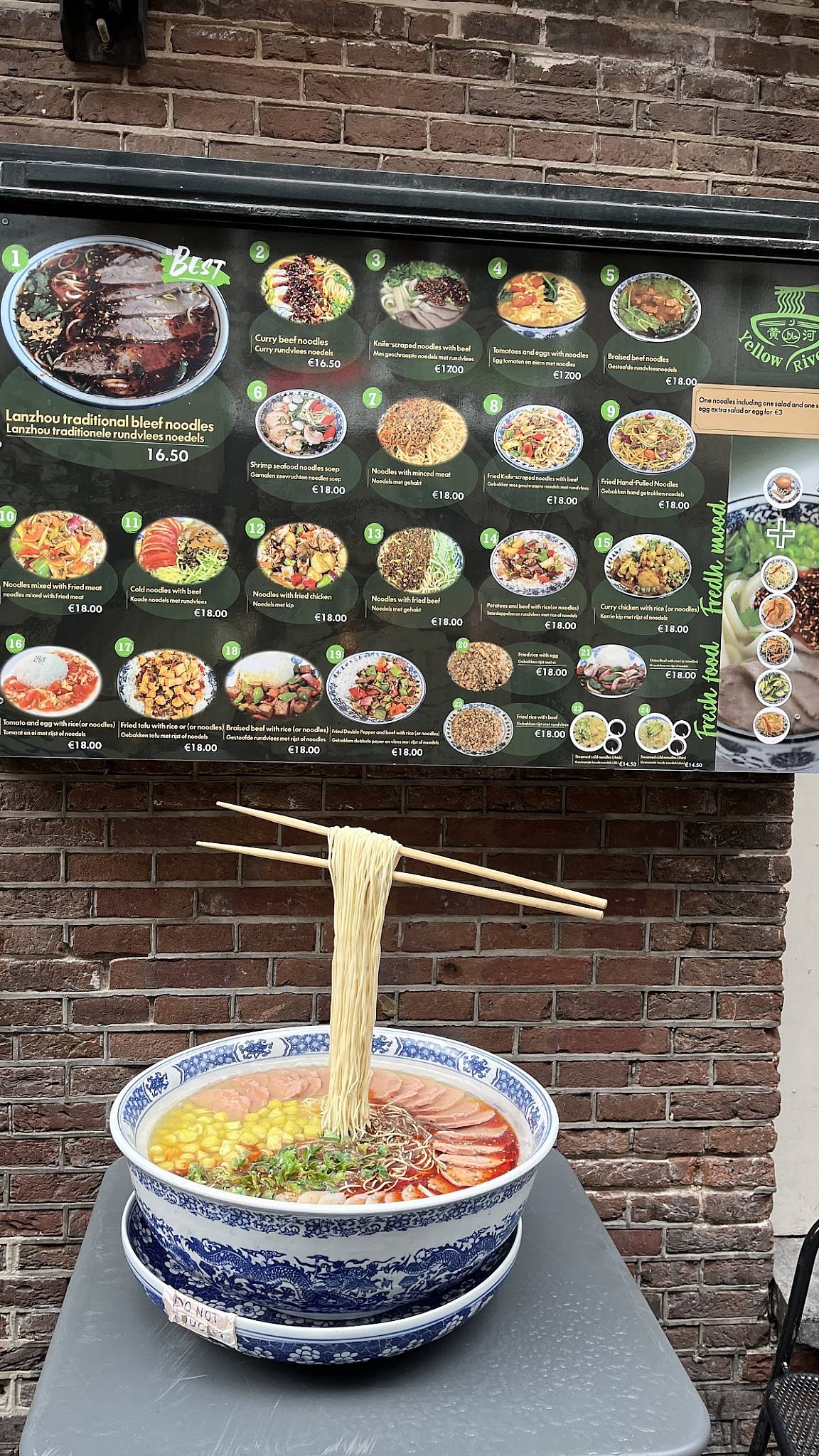 Menu au Yellow River Lanzhou Noodles, Rotterdam
