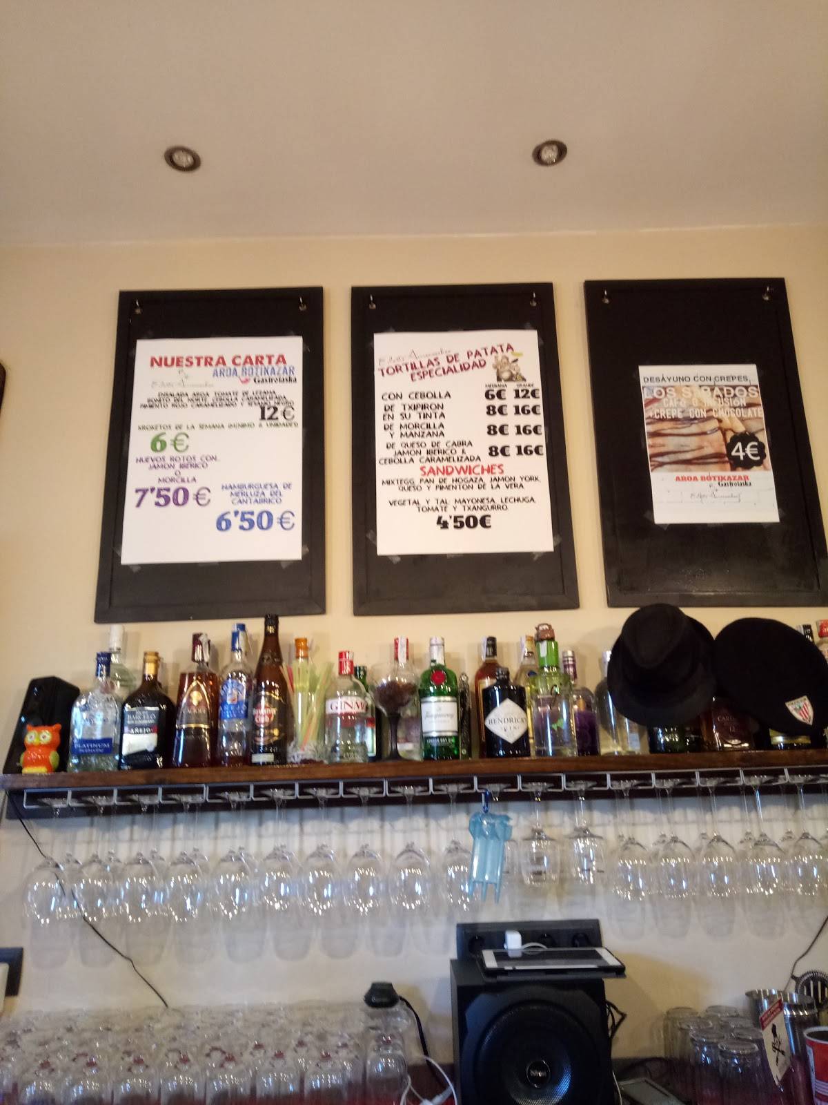 Menu at Aroa Botikazar pub & bar, Bilbao