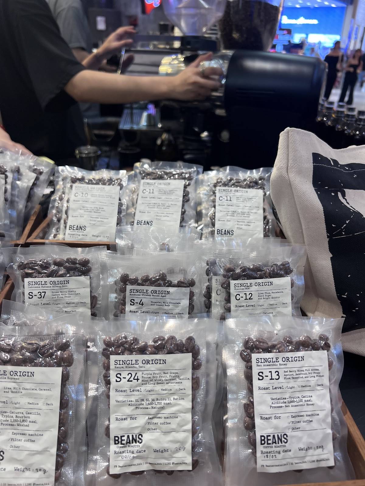 Carta de BEANS Coffee Roaster Paragon, Bangkok