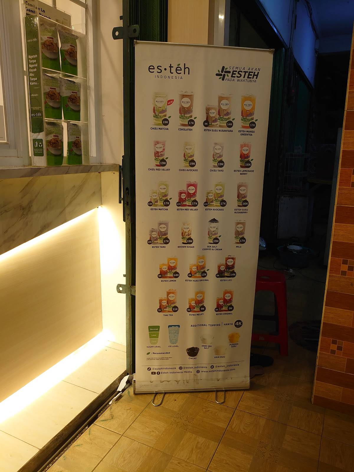 Menu at Es Teh Indonesia Syech Nawawi al-Bantani, Serang