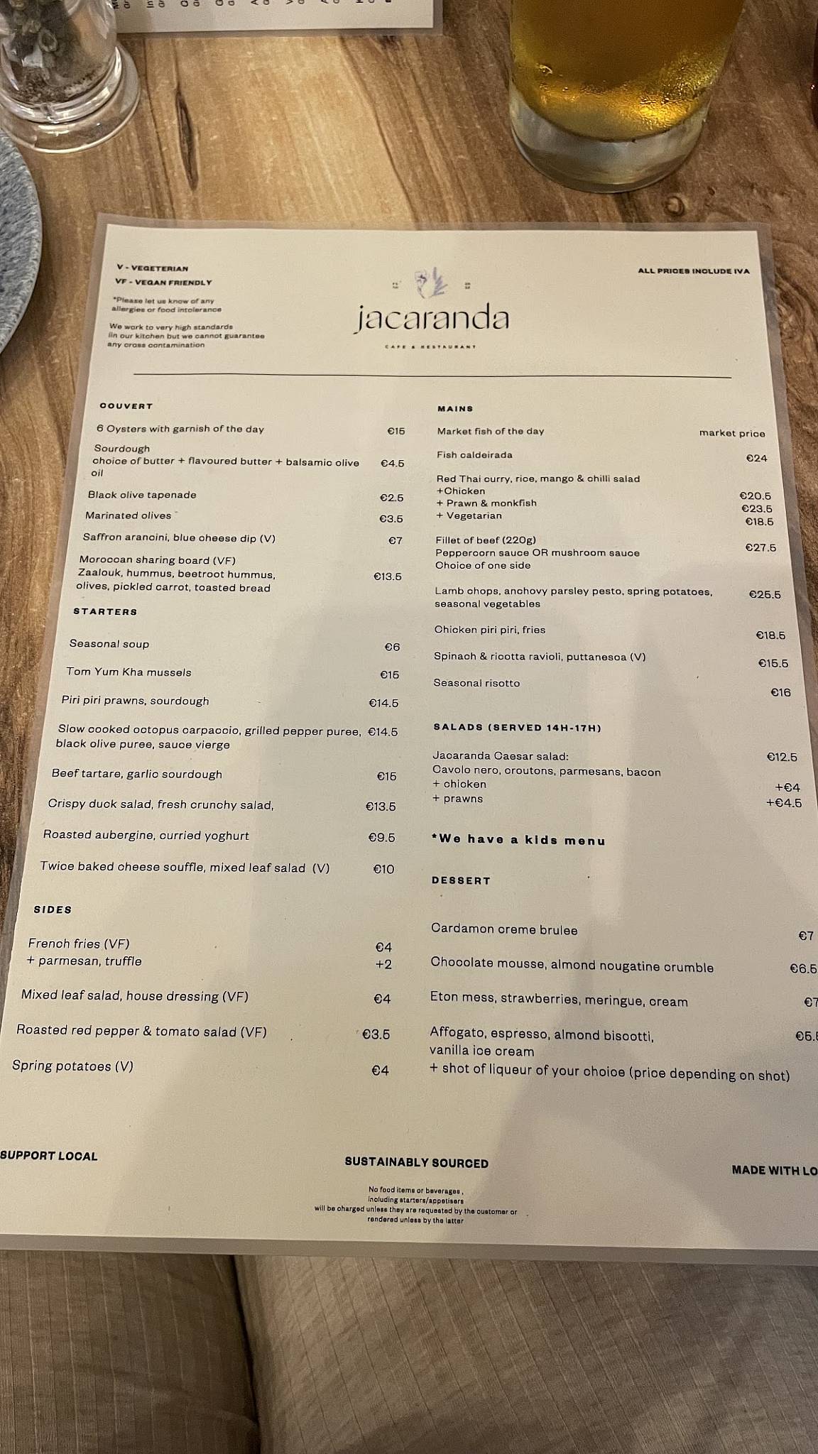Menu em Restaurante Jacaranda, Luz