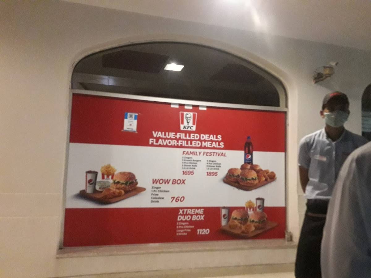 Menu at KFC restaurant, Mexico City, Av. Ejército Nacional Mexicano 843