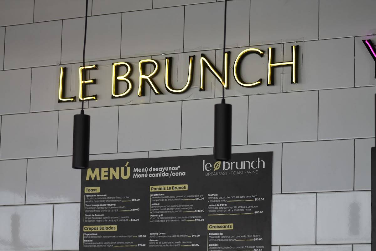 Menu at Le Brunch restaurant, La Piedad de Cabadas