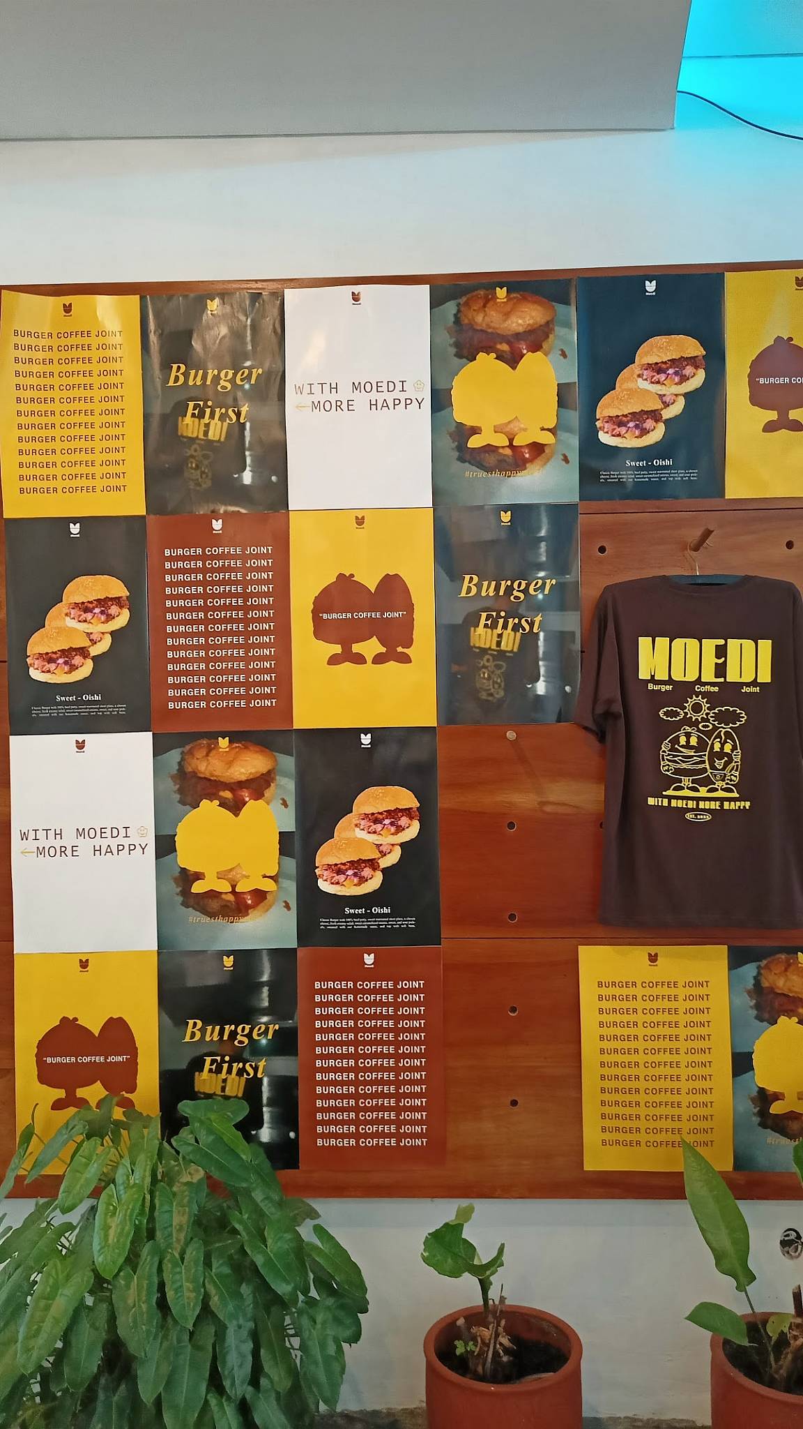 Menu at Moedi Burger and Coffee restaurant, Sidoarjo