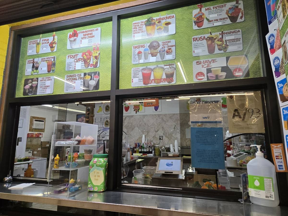 Carta de Oasis Tropical Fruteria, San Antonio, S Laredo St