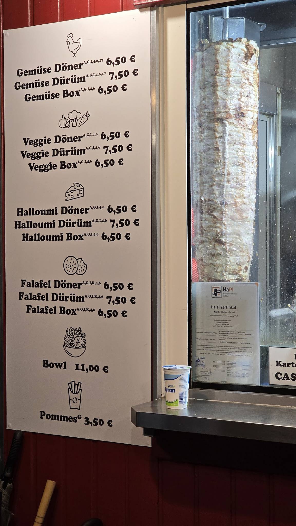 Speisekarte von Oggi's Gemüsekebap restaurant, Berlin