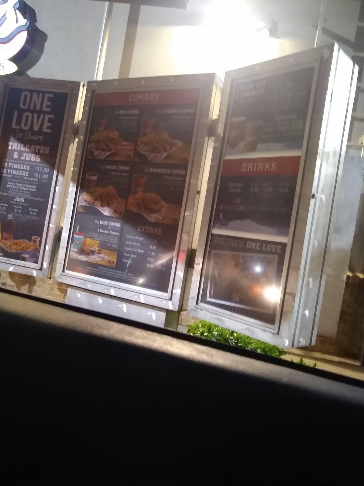 Carta de comida rápida Raising Cane's Chicken Fingers, Biloxi, Beach Blvd