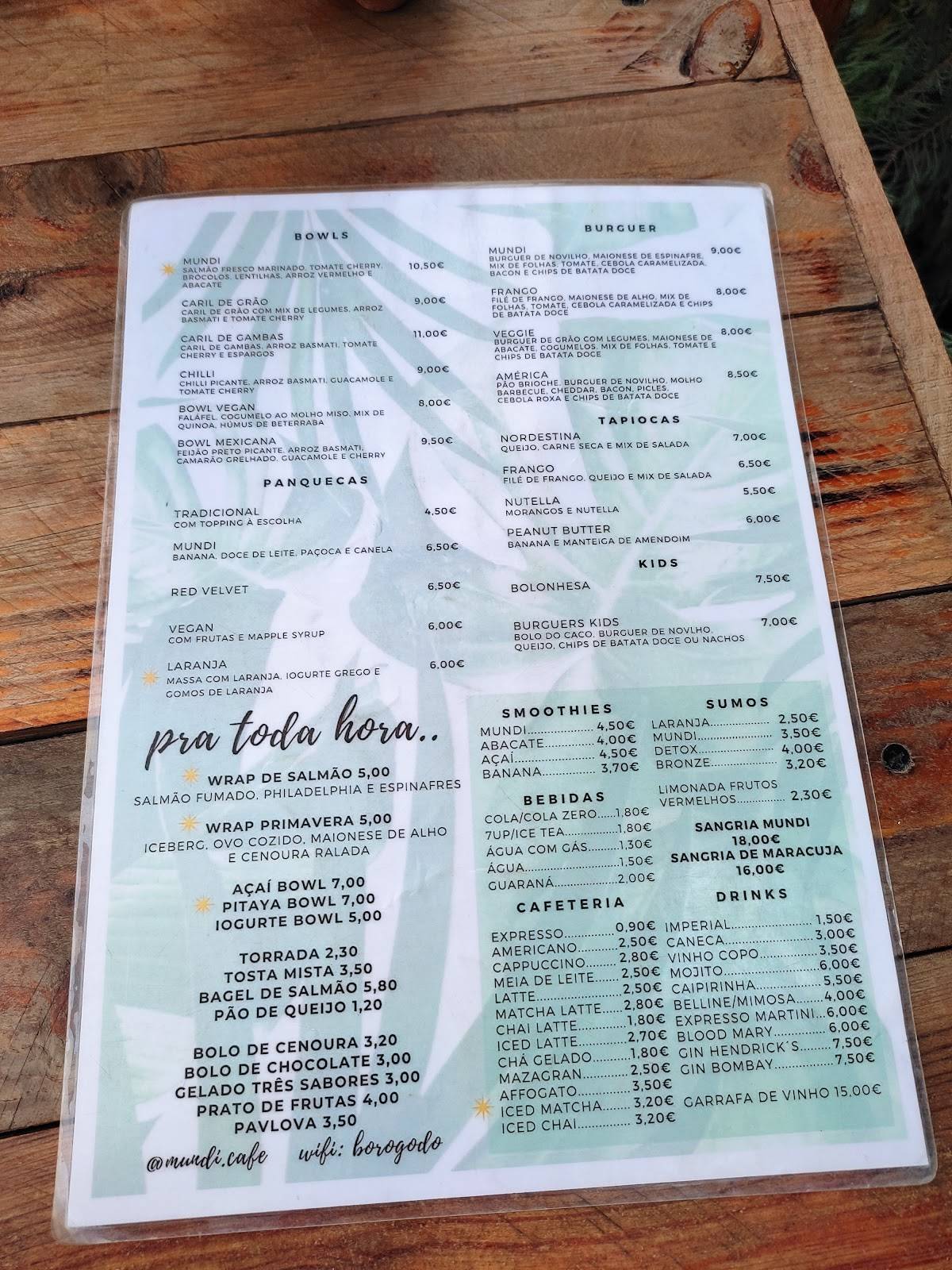 Menu em Mundi food café, Almada