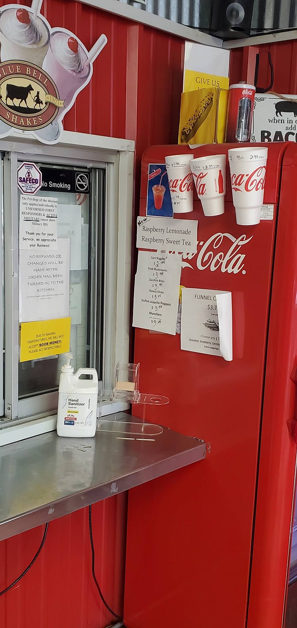 Menu at Zesty Burger fast food, Lufkin