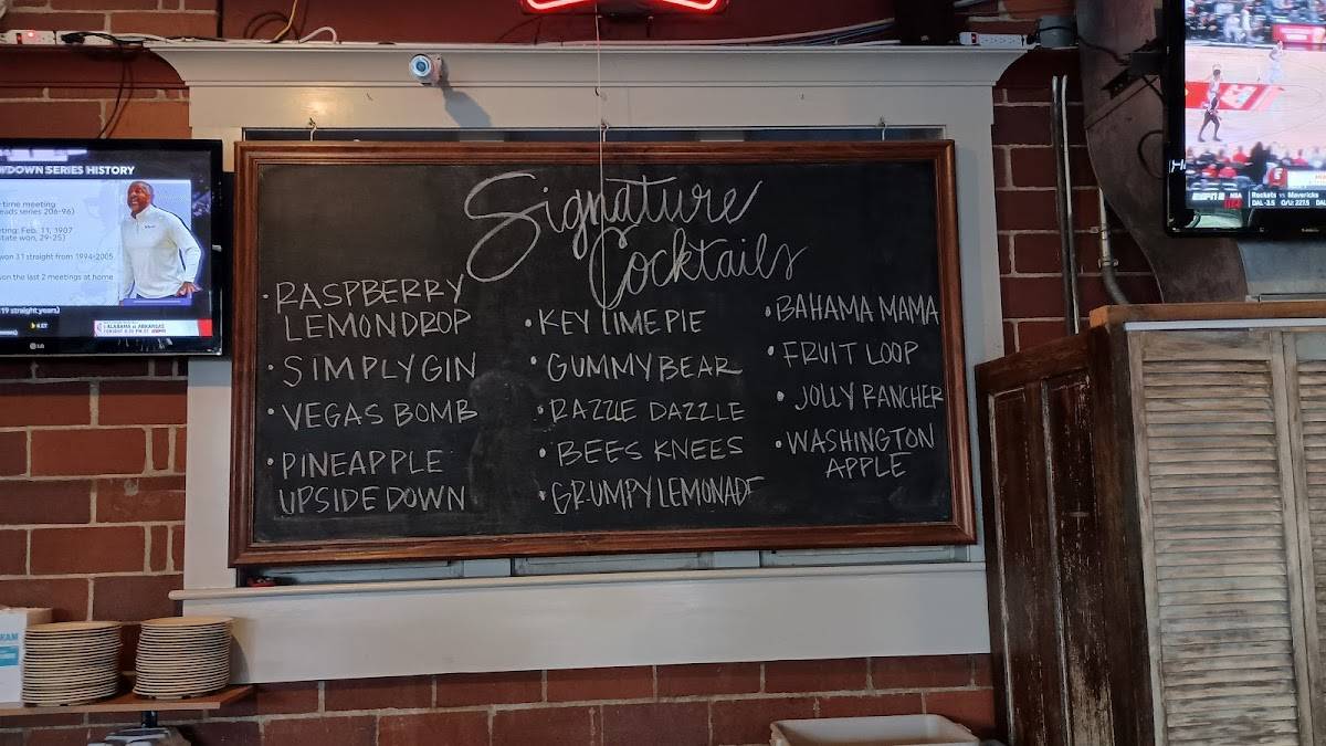 Menu at Grumpy's Italian Grill pizzeria, Cullman, 402 5th St SW