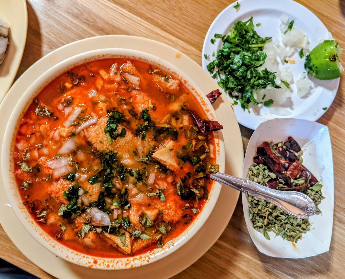 Carta de Los Tres Cochinitos Restaurant, Los Angeles, N Main St