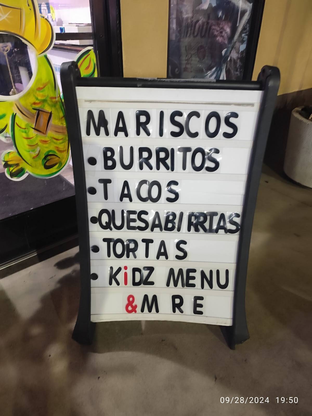 Menu at Mariscos El Capitan restaurant, Yuba City