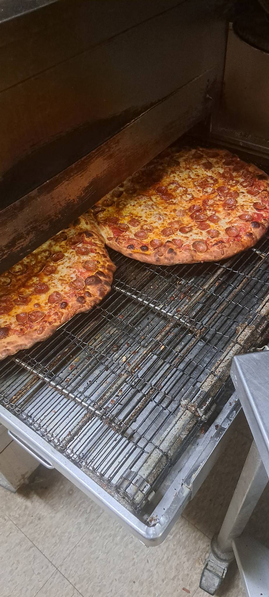 Menu at Hunner's Pizza & Restaurant, Sturgeon