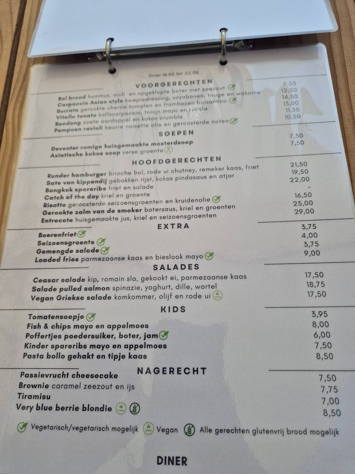 Menu au Nusa beach, Wanneperveen