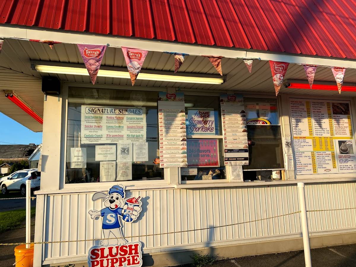 Menu at Papa Charlies Barbeque & Ice Cream, Utica