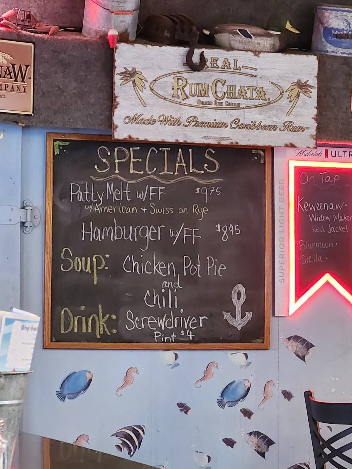 Menu at River Street Pier pub & bar, Green Bay
