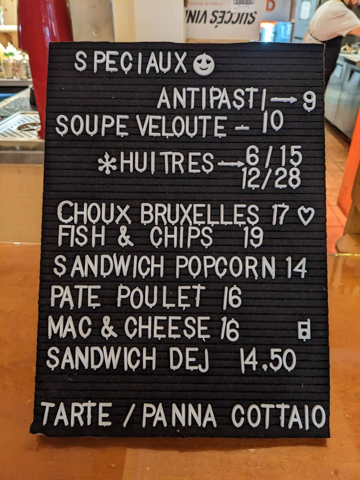 Menu au Mitch Deli restaurant, Montréal