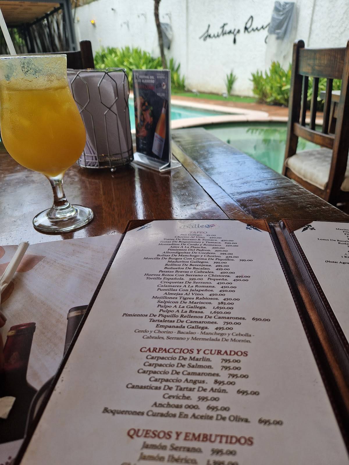 Menu at El Gallego restaurant, Santo Domingo, C. César Nicolás Penson 76