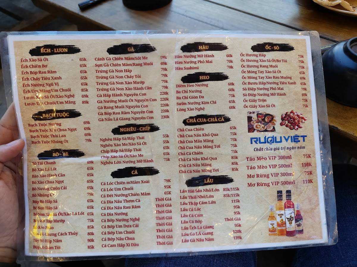 Menu at SimSimi restaurant, Da Nang