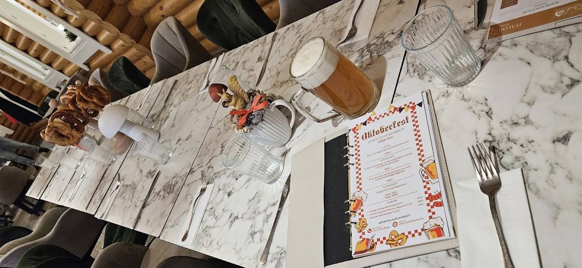 Menu at Rönk Étterem restaurant, Tát