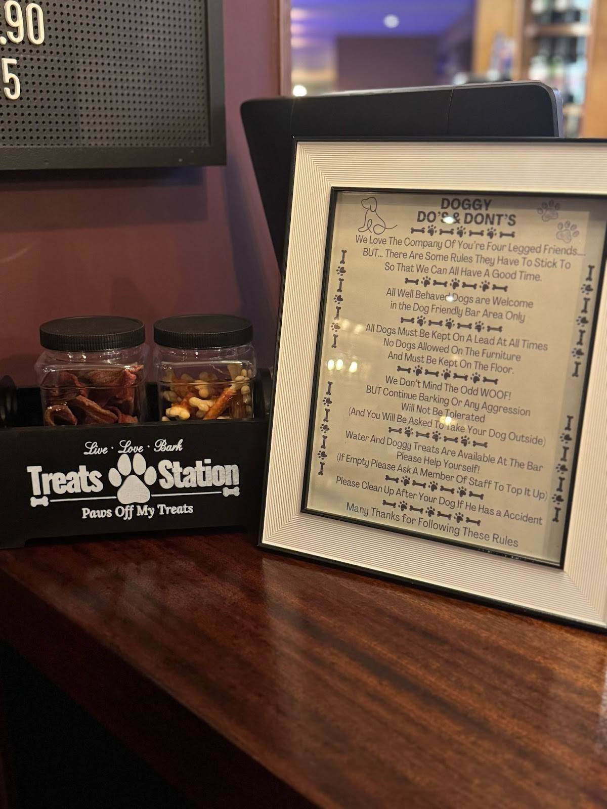 Menu at The Aviator pub & bar, Clacton-on-Sea, Hartley Brk Rd