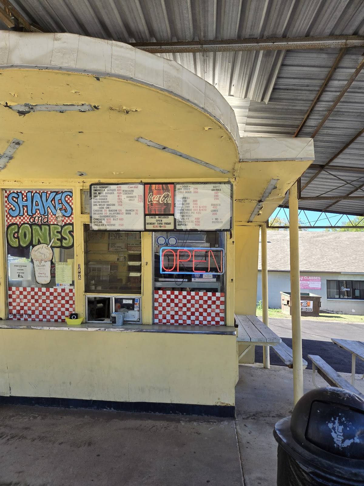 Menu at The Yellow Umbrella restaurant, Fort Smith